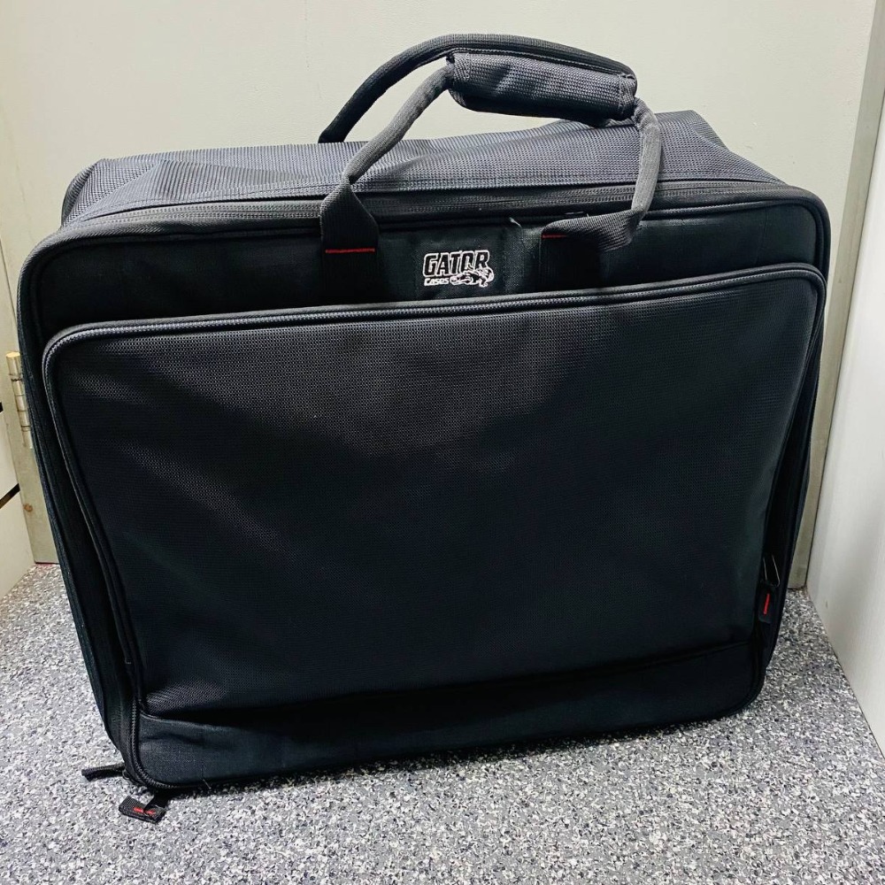 Pre-owned Yamaha MGP16X 16 Channel Mixing Desk and carry bag - Own4Less